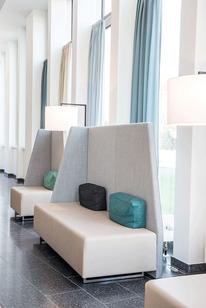 Foyer Uniklinik Freiburg - Zeitraum Sustainable Contract Furniture