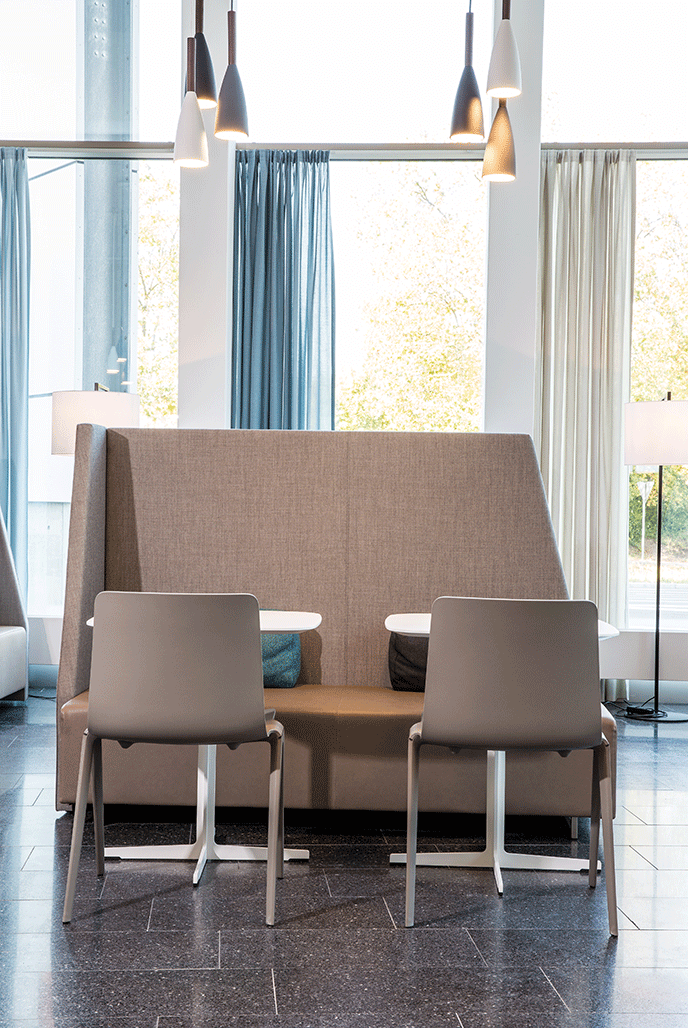 Foyer Uniklinik Freiburg - Zeitraum Sustainable Contract Furniture